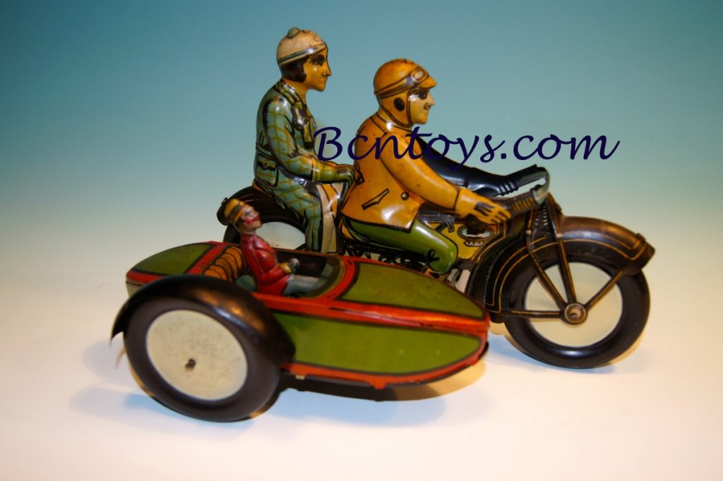 MOTO RICO CON SIDECAR TRES PERSONAJES – BCNTOYS